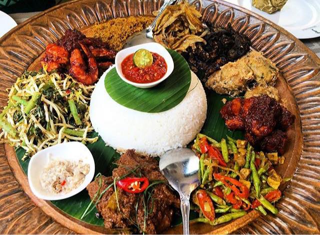 A Destination Travel Guide to Halal Food (For Every Budget) - WanderLuxe